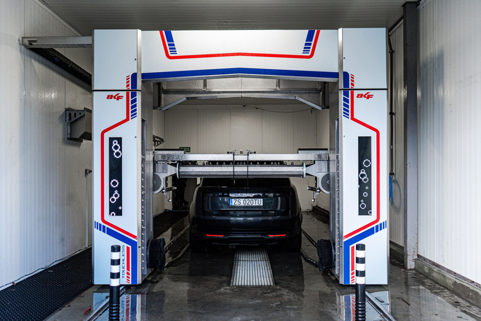 High technology self-service and gantry car washes | BKF CarWash